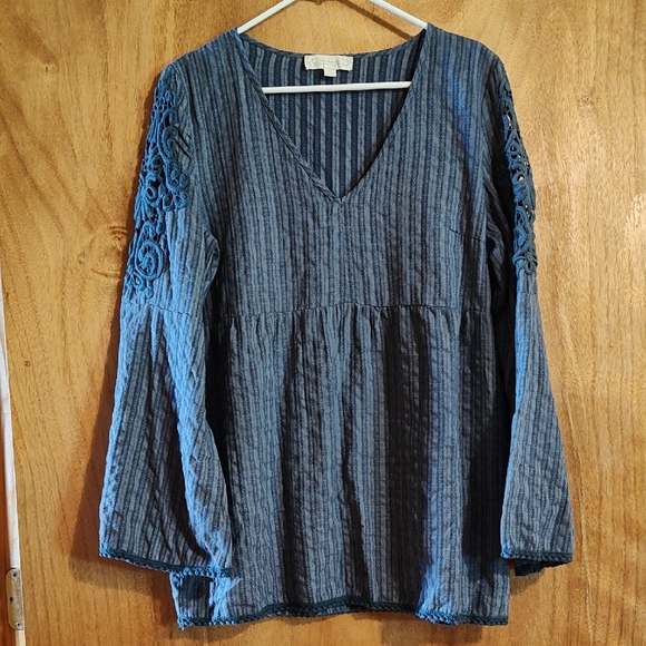 Suzanne Betro | Tops | Weekend By Suzanne Betro Seersucker Blouse Blue ...